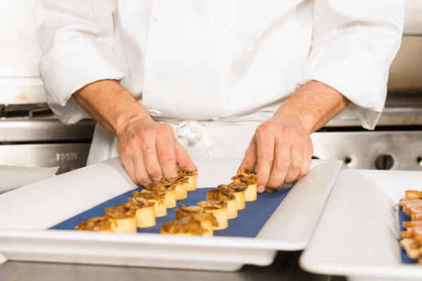 Pursuing A Career In The Kitchen? Here Are Courses To Become A Chef ...