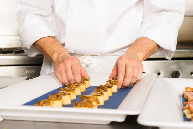 Pursuing A Career In The Kitchen? Here Are Courses To Become A Chef ...